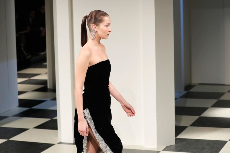 How to Create Sleek Hair Just Like NY Fashion Week Models - simbaly
