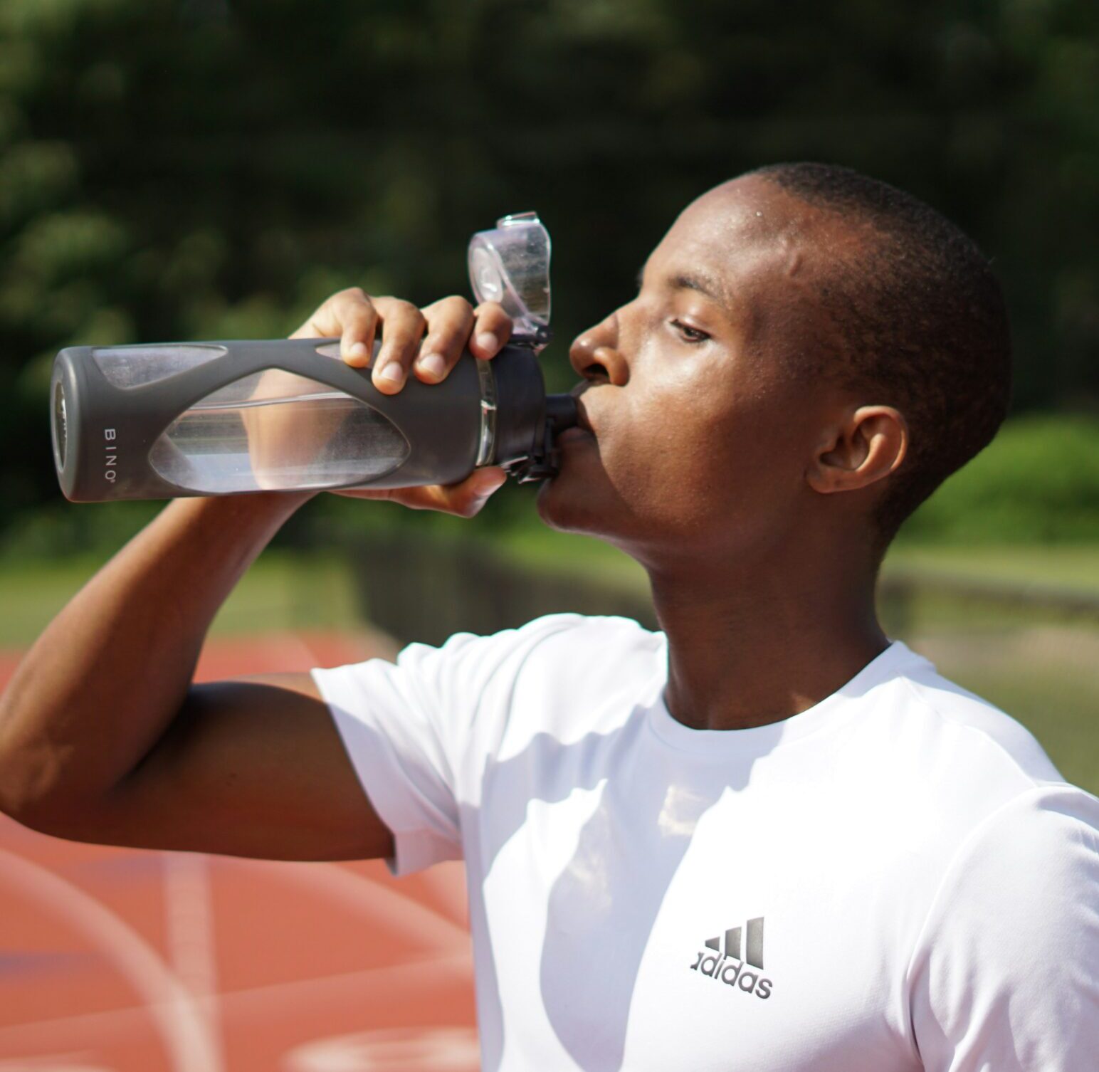 Why Drinking Too Much Water Might Actually Not Be Healthy - simbaly