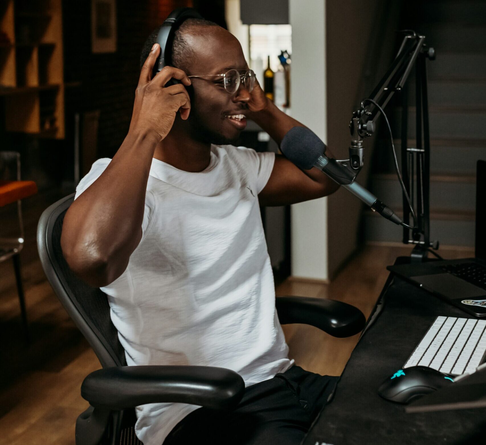 How to Start Your Own Podcast: A Beginner's Guide - simbaly